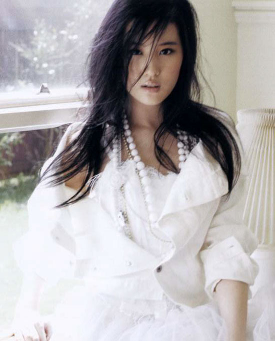 The Stars 2011: Photo Gallery: Cute Actress Crystal Liu