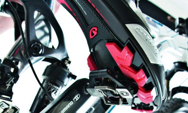 LOS CONSEJOS DE BICICLETAS KABA: Como colocar las calas de la bicicleta