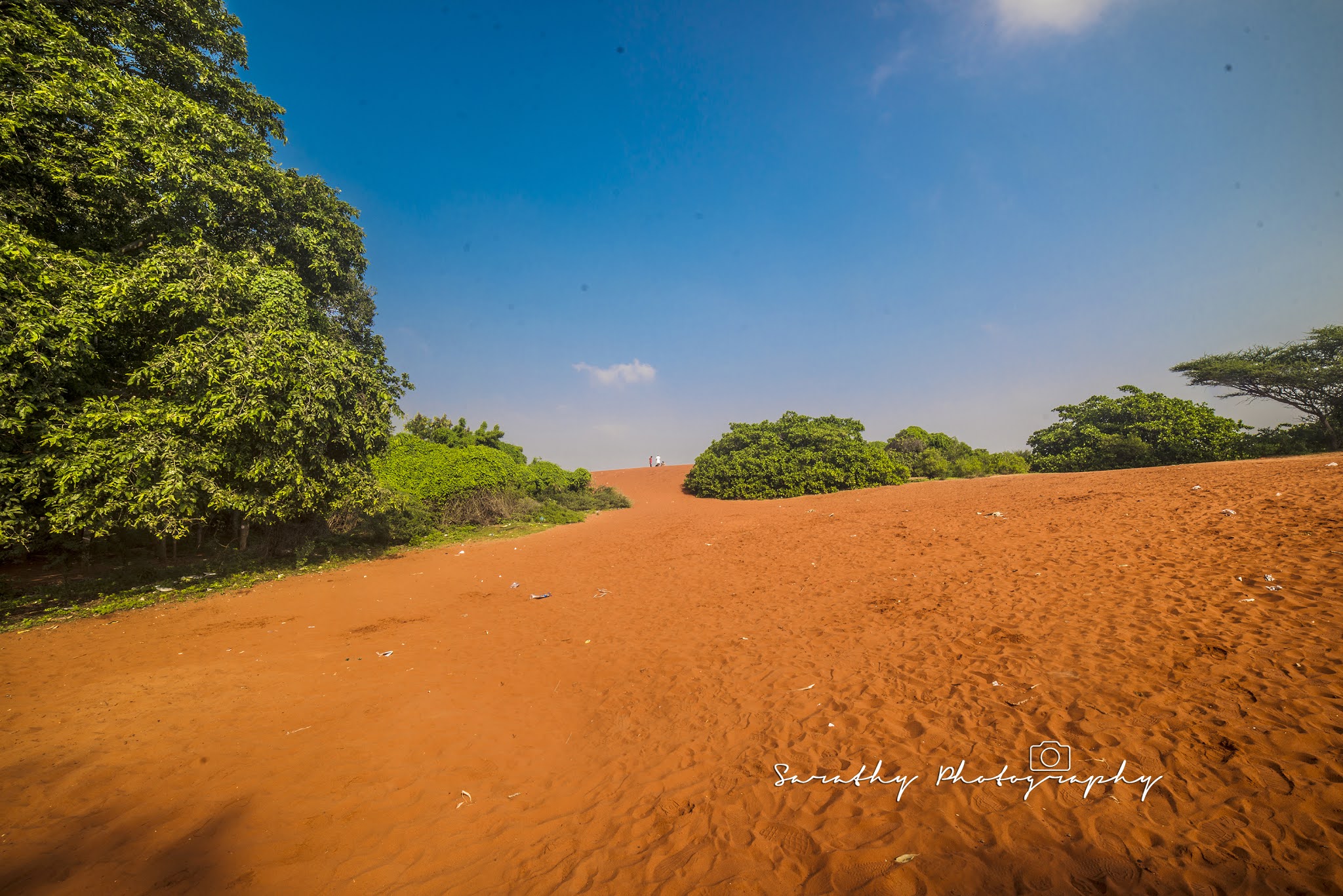 Kazhugumalai Temples and Therikadu Desert