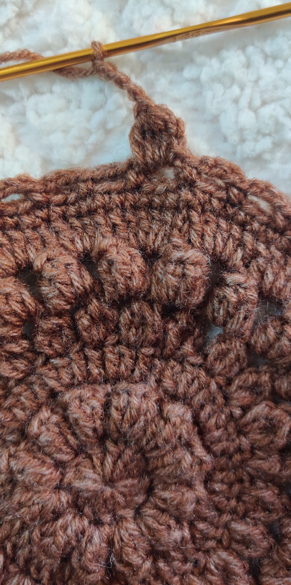 Raji's Craft Hobby: How to make a Round Textured Crochet Flower Tablemat