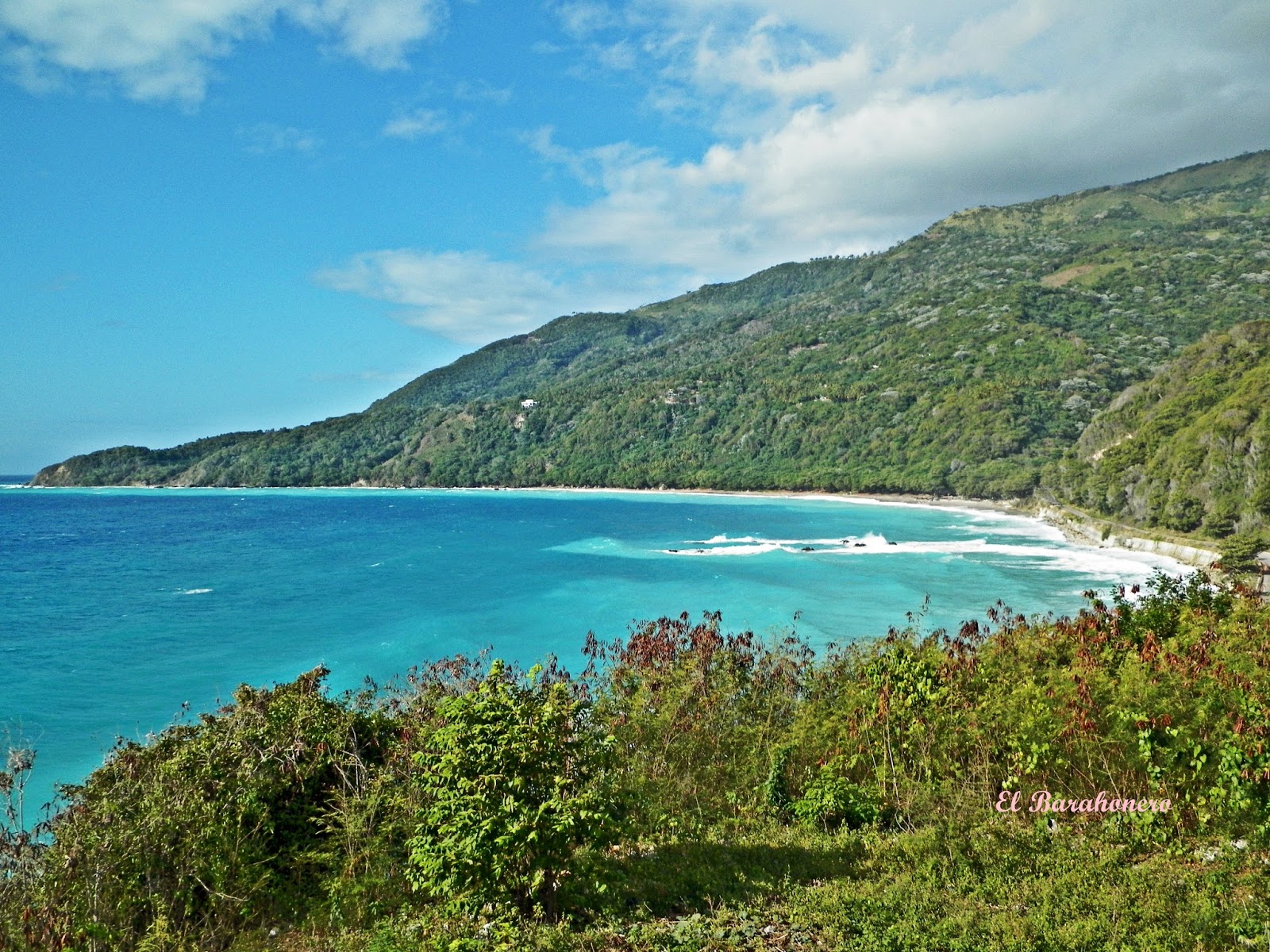 Playa San Rafael, Barahona; desde otro punto de vista|El Barahonero