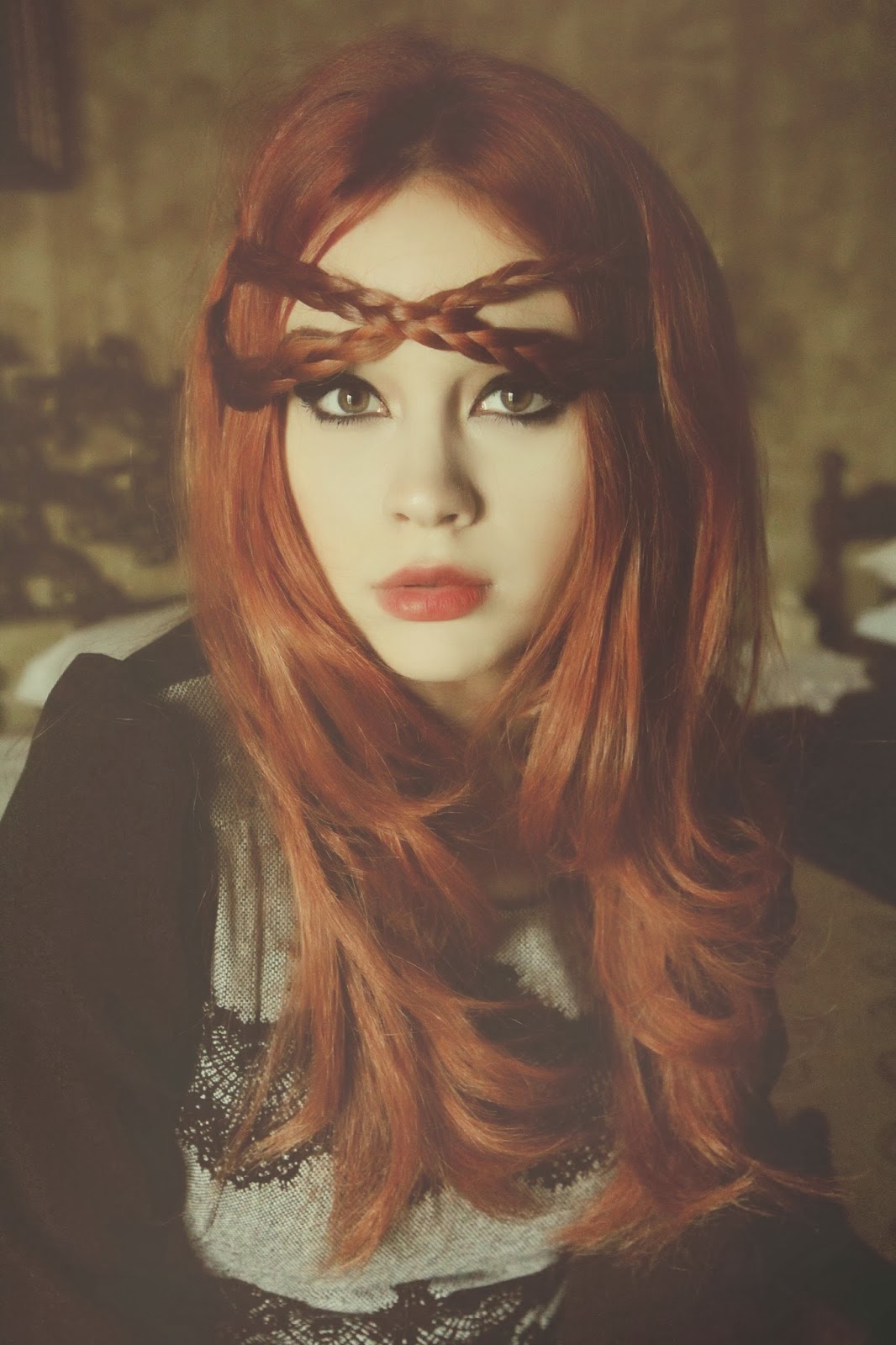 Criticism Blog Design: Vörös hajú lány karakterek