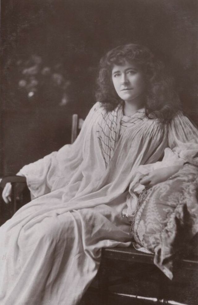 Ellen Terry: One of Britain's Leading Shakespearean Actresses ~ Vintage ...