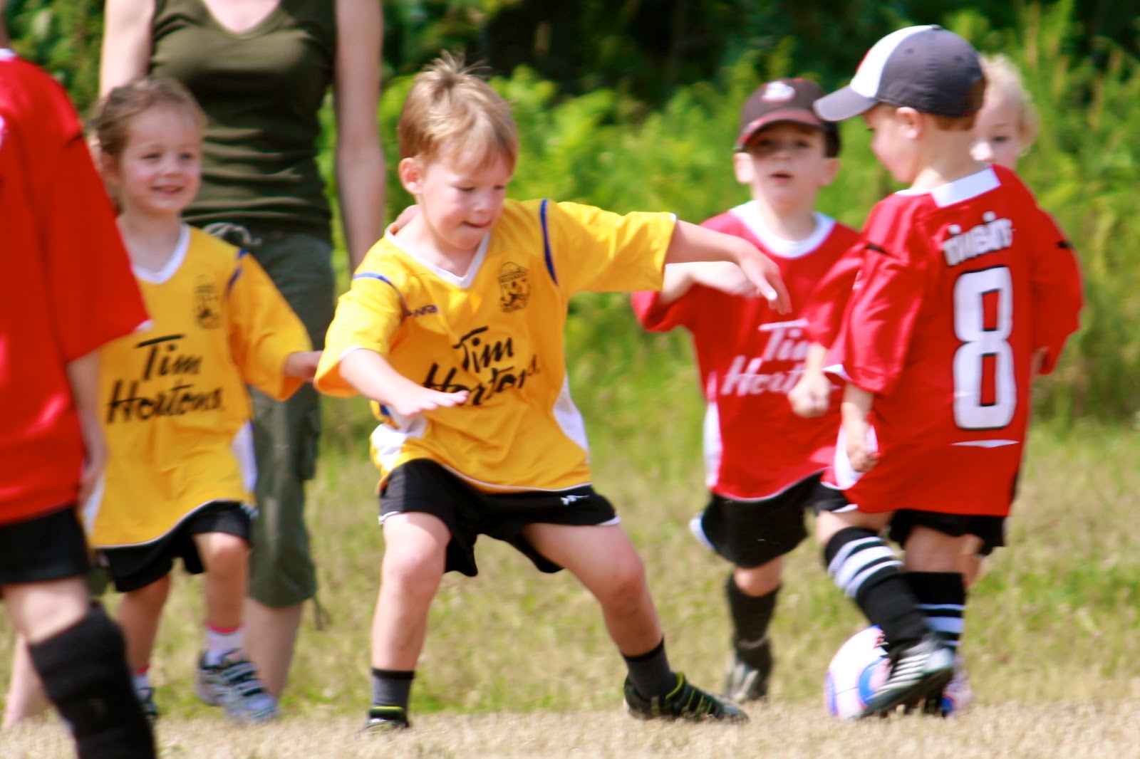 FROM THE DESK OF SARA: Russell Soccer: Timbits final kick of the season!