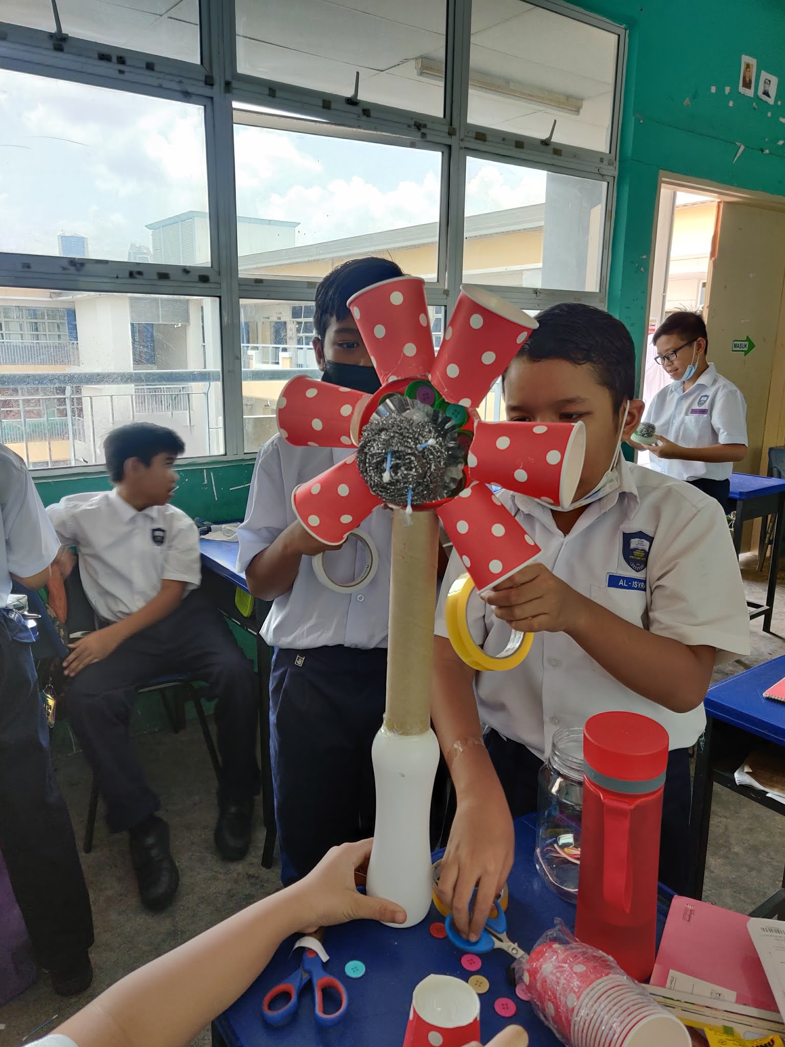 PSV Tahun 4: Bunga Gergasi (Arca Asemblaj) - Cikgu Aime