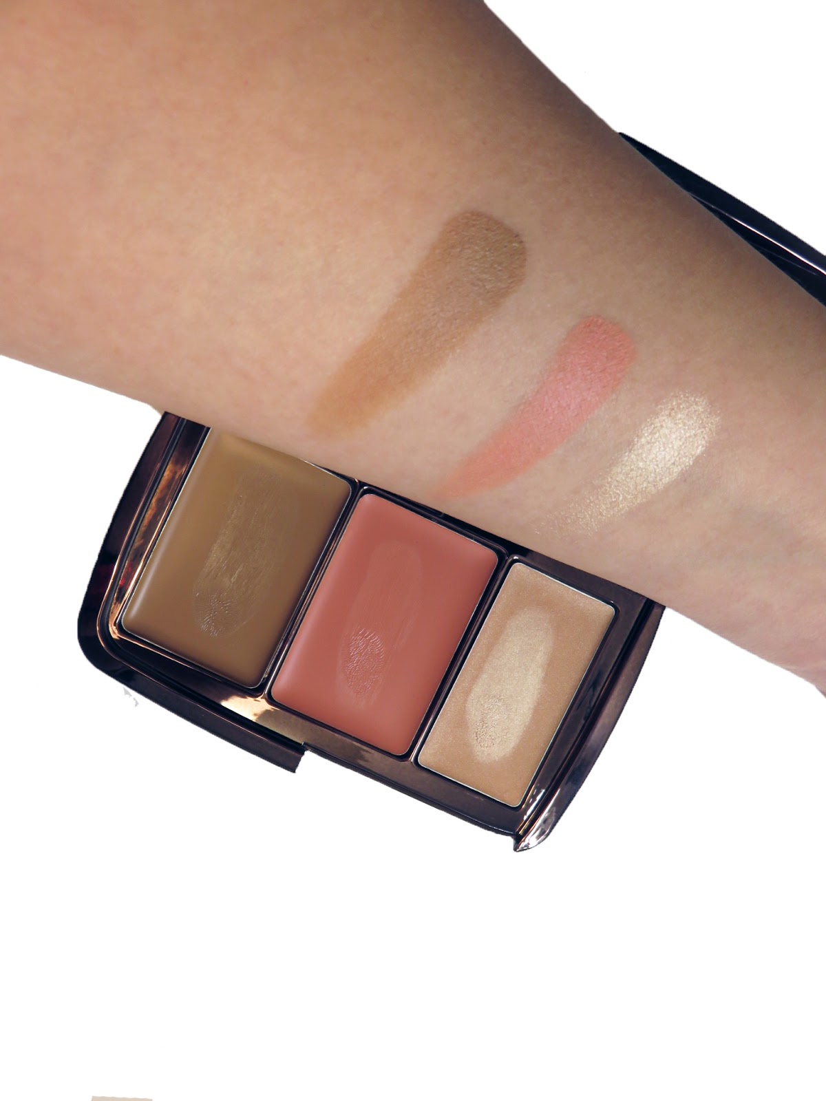 | Review | Hourglass Illume Sheer Color Trio in Sunset