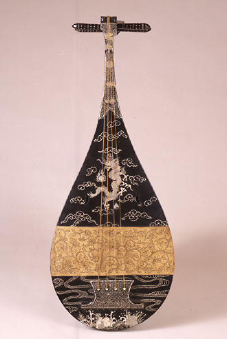 SPECIAL GALLERIES ..... DARUMA MUSEUM (03): Biwa lute