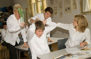 HOW TO Deal with Indiscipline in the Classroom