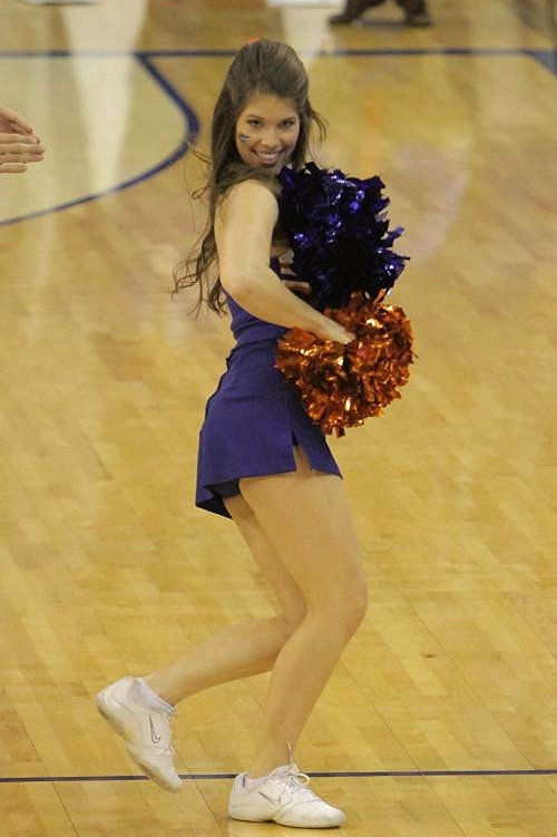 NFL and College Cheerleaders Photos: Gator Cheerleader With A Cheeky ...