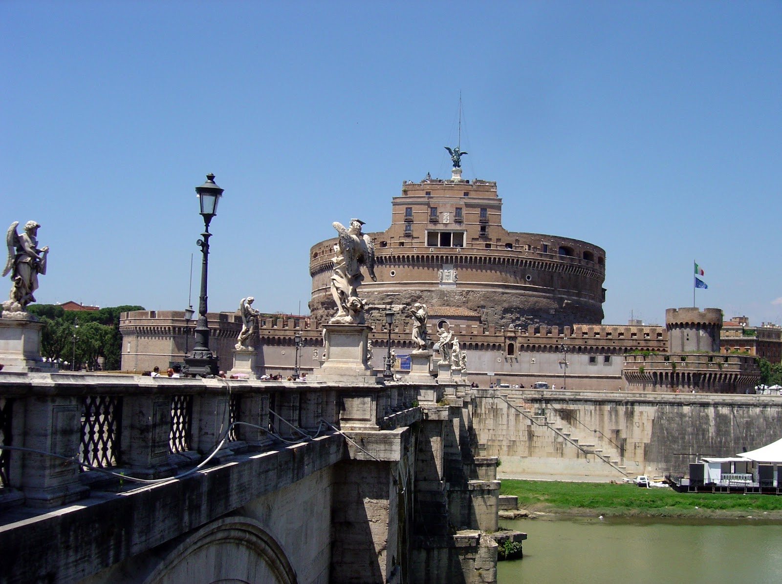 Uma viagem pelo Castelo Sant’Angelo - Roma - Milhas a percorrer