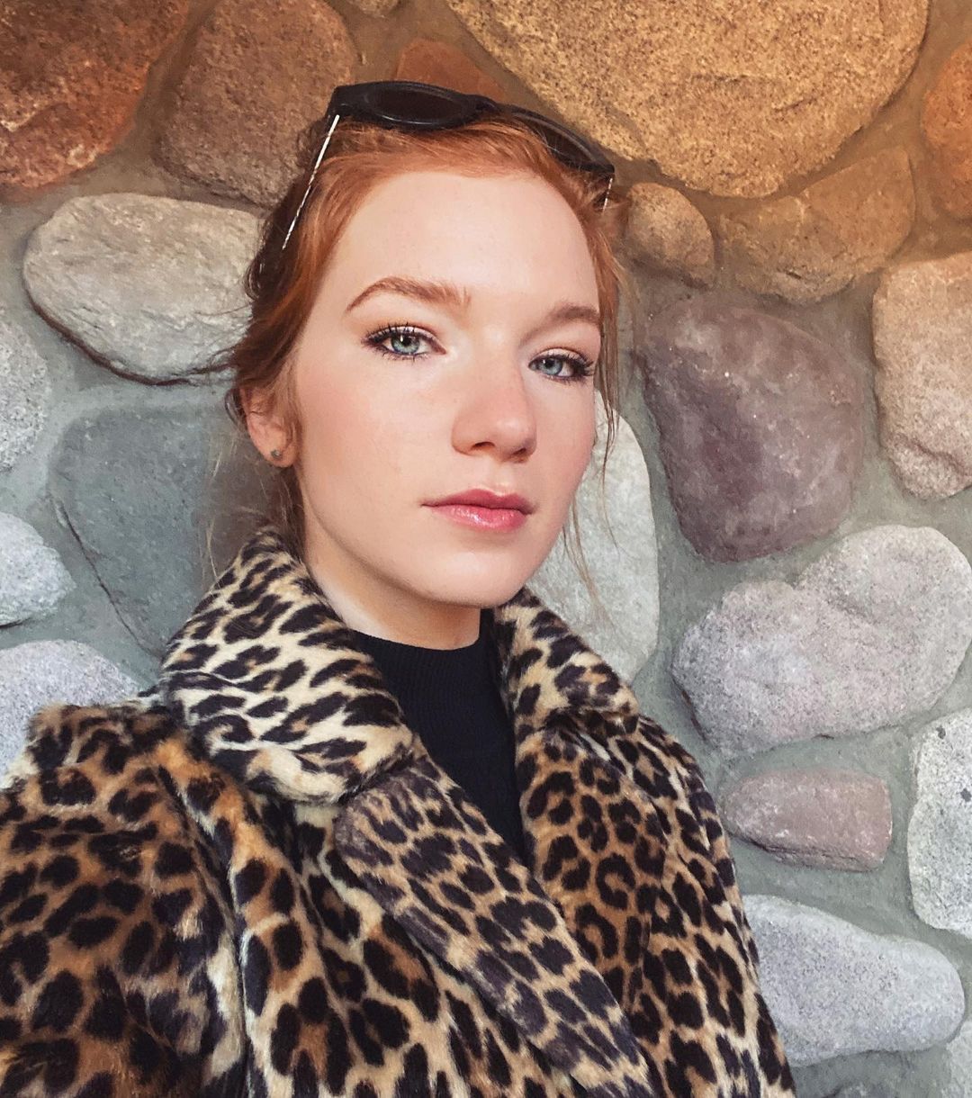 Starlet Arcade: Hot Annalise Basso
