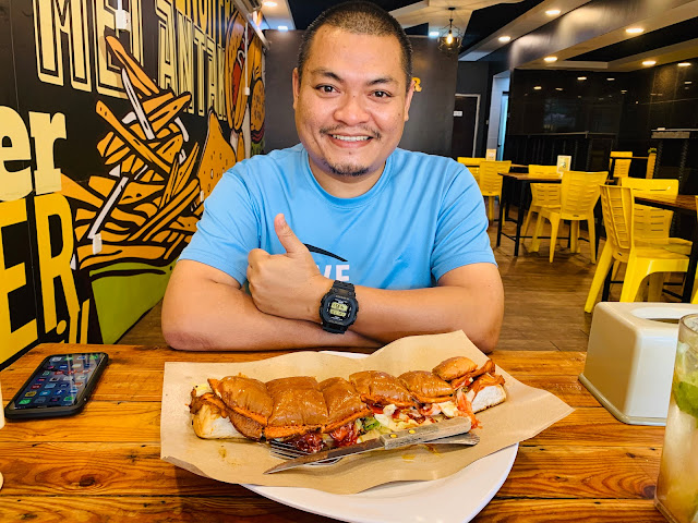 Roti John dan Chicken Chop Sedap di MHR Burger Restaurant Port Dickson ...