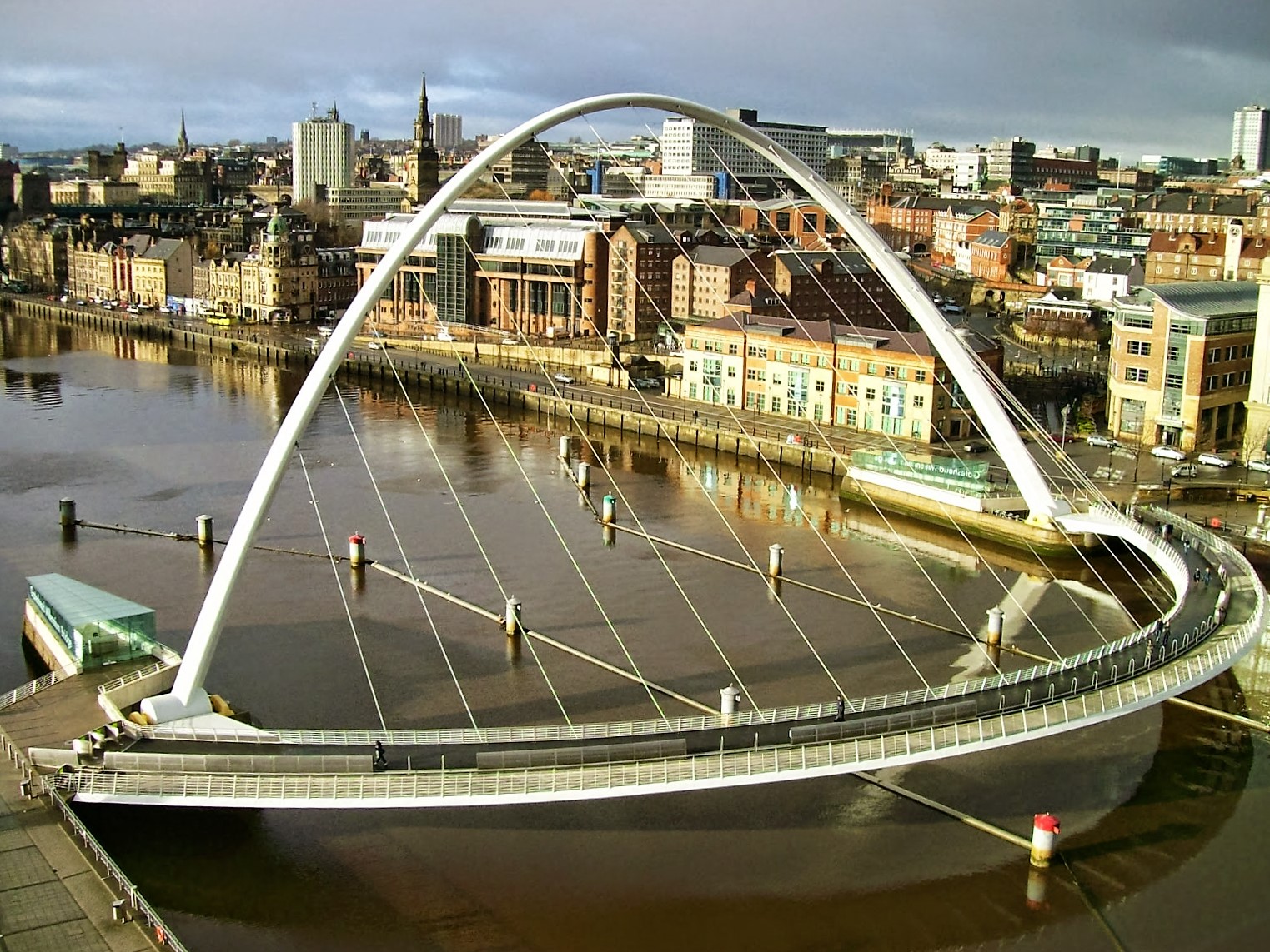 5-five-5: Gateshead Millennium Bridge (Gateshead - England)