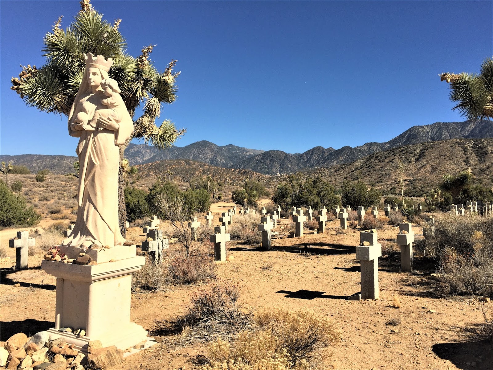 Souvenir Chronicles: VALYERMO, CALIFORNIA: ST. ANDREW'S ABBEY AND A ...