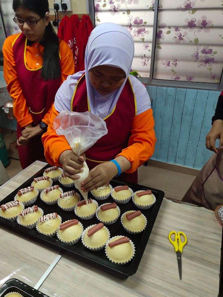 PROGRAM : KEMAHIRAN ROUNDING DOH DAN MENGHIAS ROTI - KELAS MEROTI PPKI ...