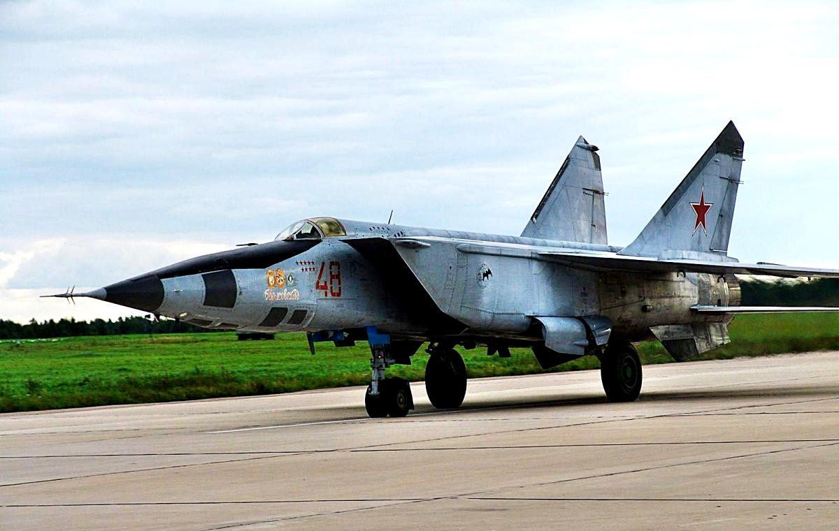 GAMBAR PESAWAT TERBANG: Jet Tempur MiG-25 Foxbat (Wallpaper 4)