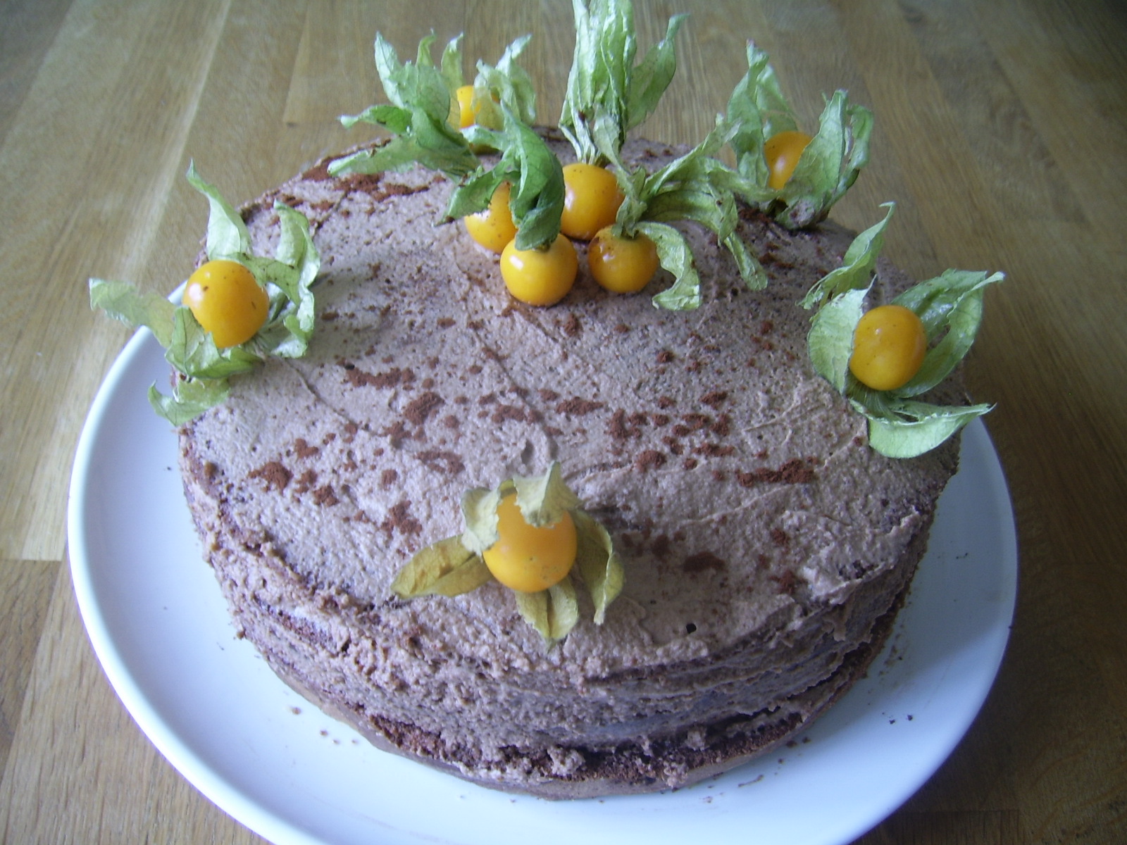 irenafoods: Chocolate, cherry & physalis cake - Tort cu cirese,ciocolata si physalis