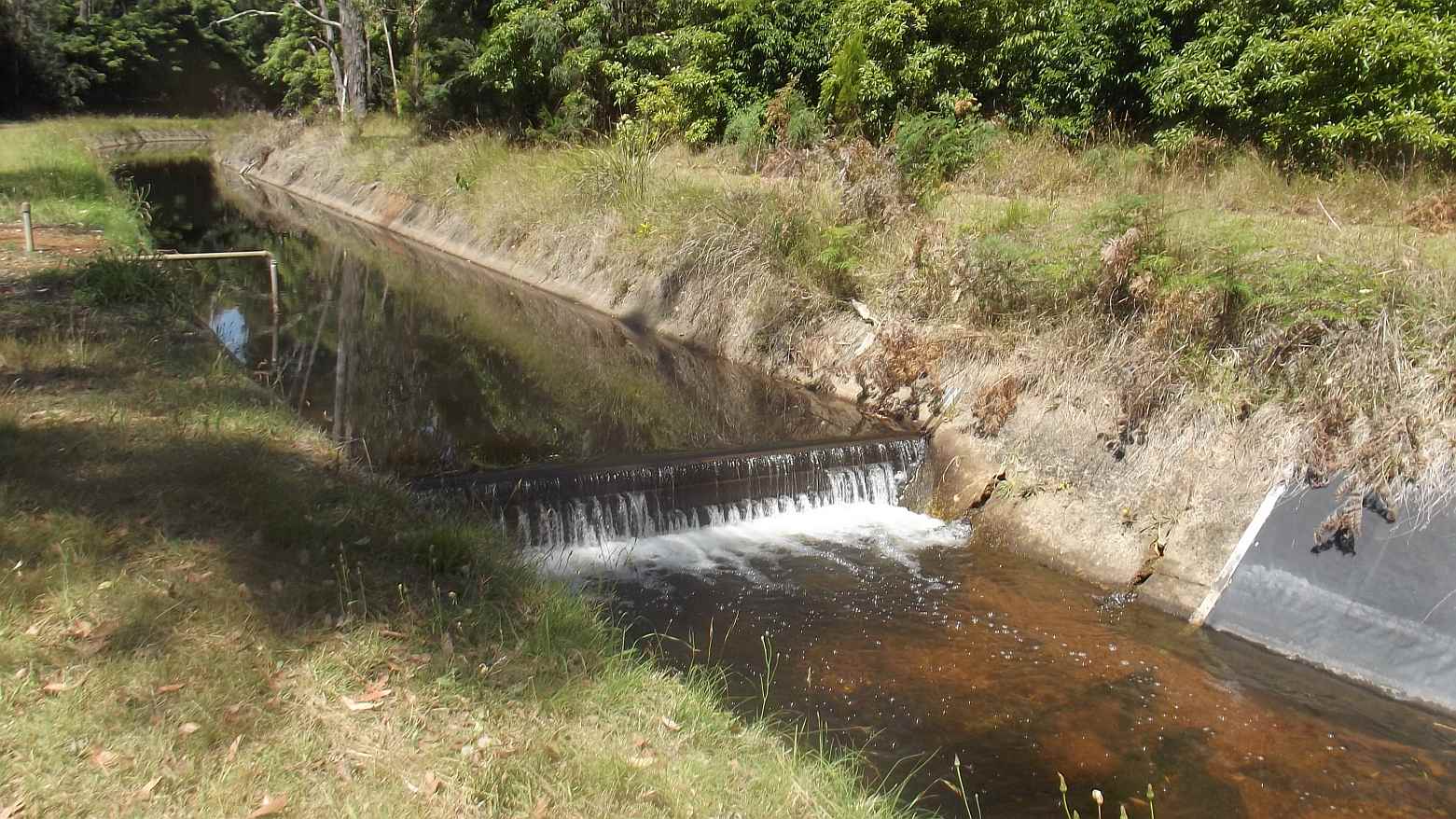 TRACKS, TRAILS AND COASTS NEAR MELBOURNE : Silvan Dam Inlet Aqueduct