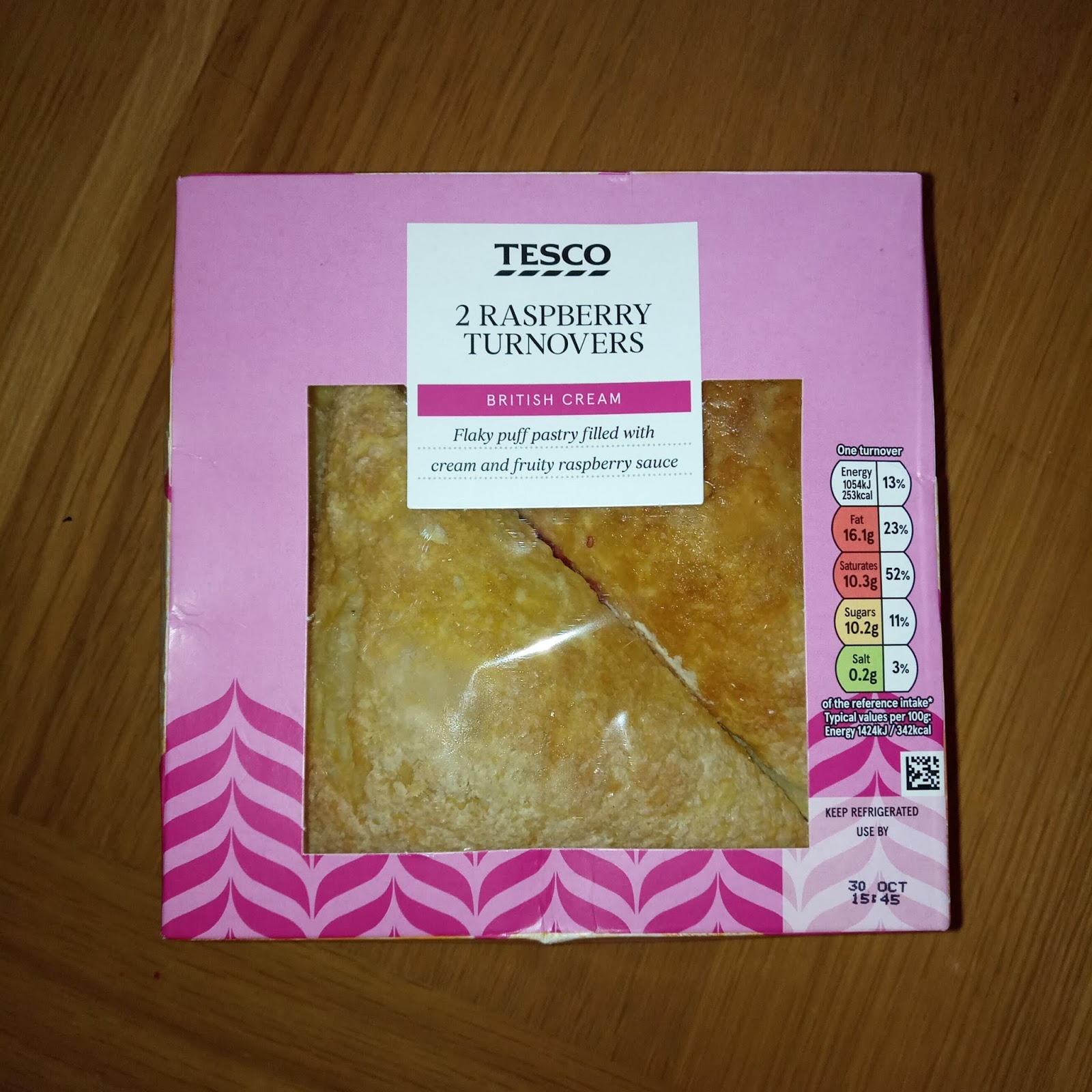 Supersupergirl's Food Reviews: [Review] Tesco Raspberry Turnovers