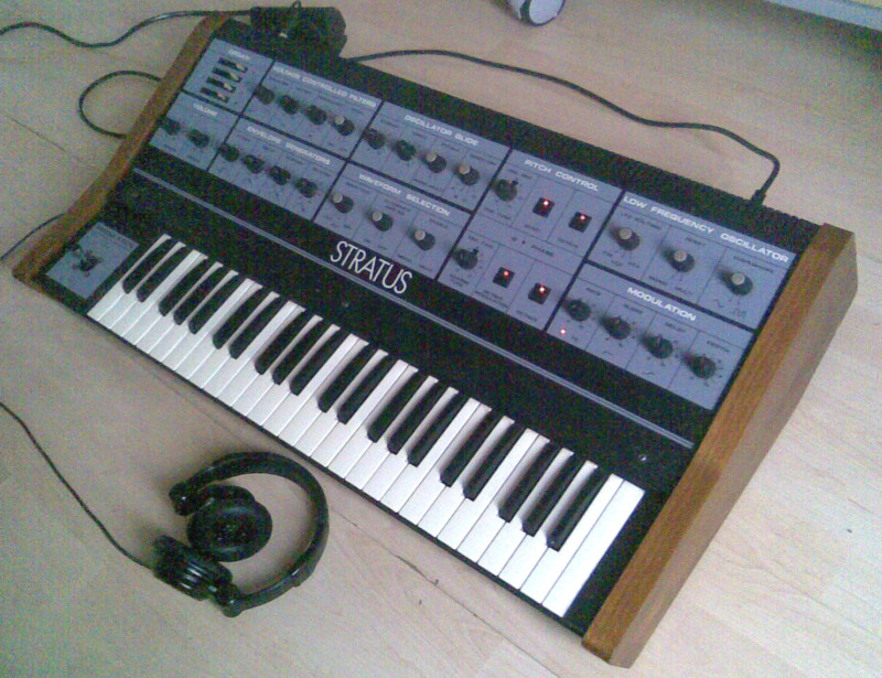 MATRIXSYNTH: CRUMAR STRATUS with Original Crumar Bag