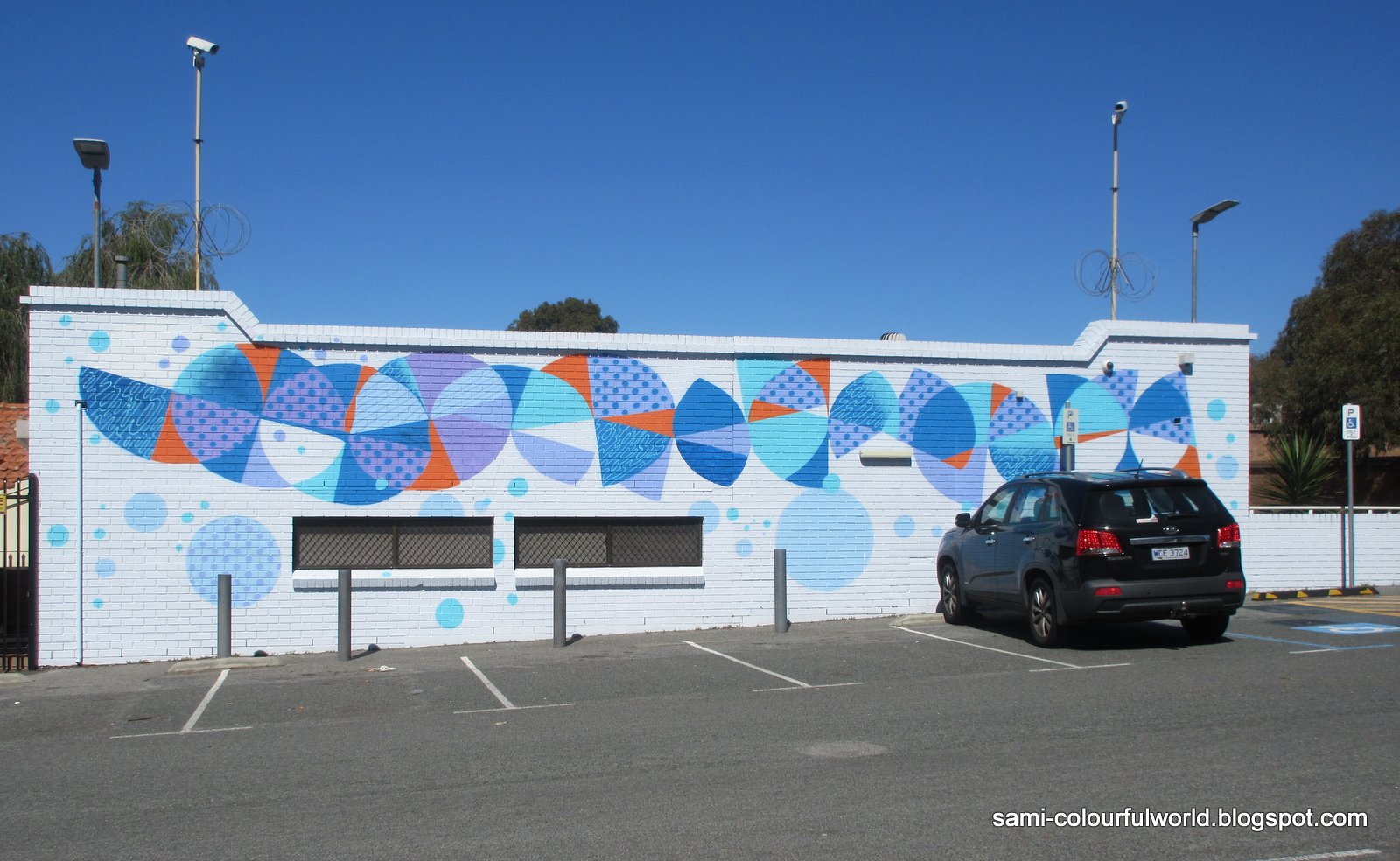 COLOURFULWORLD: Monday Mural -Abstract murals in Victoria Park