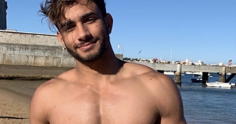 Speedo Musings: Muscle Muffin