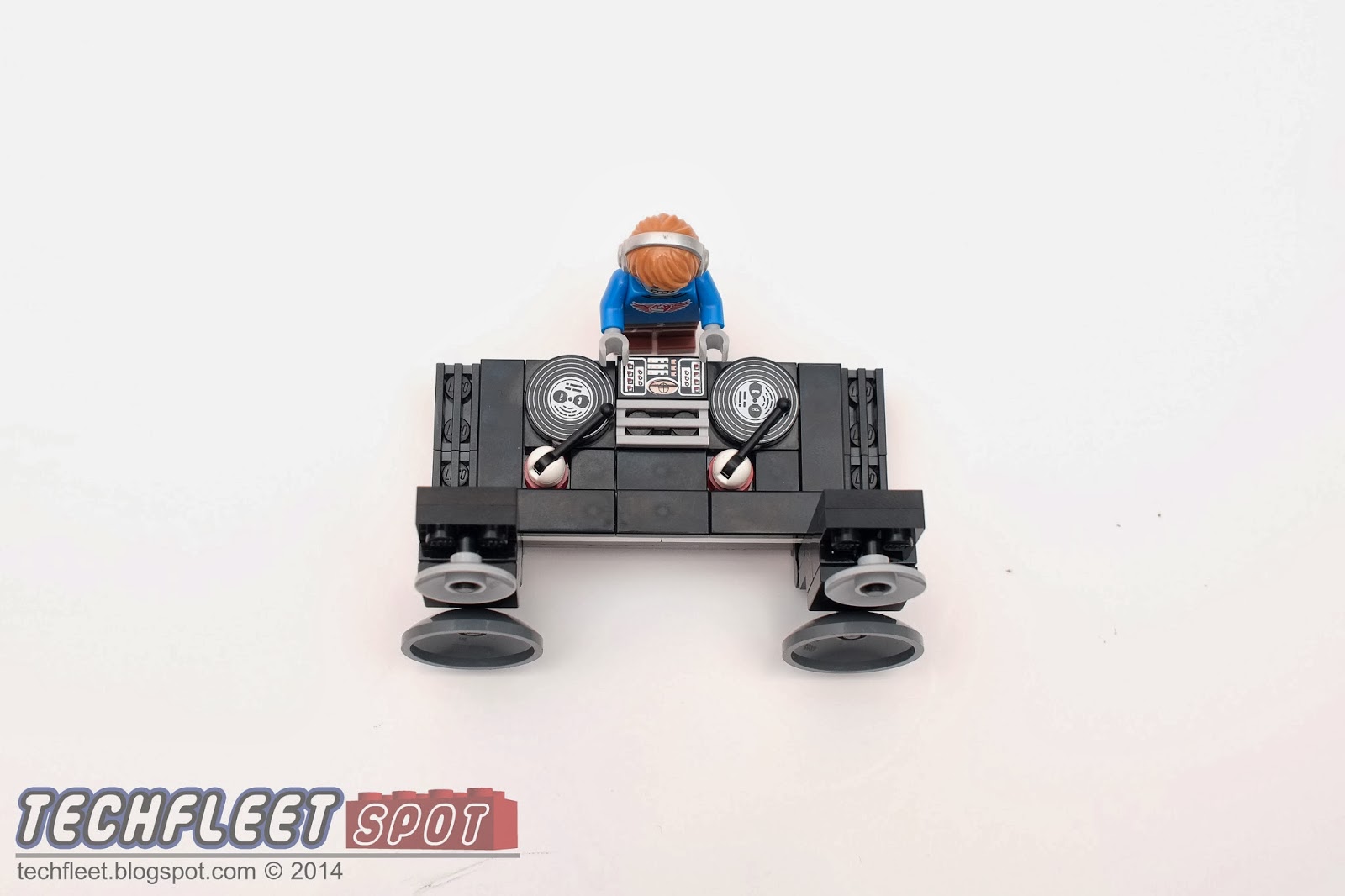 techfleet spot: Lego DJ Booth - White Accents