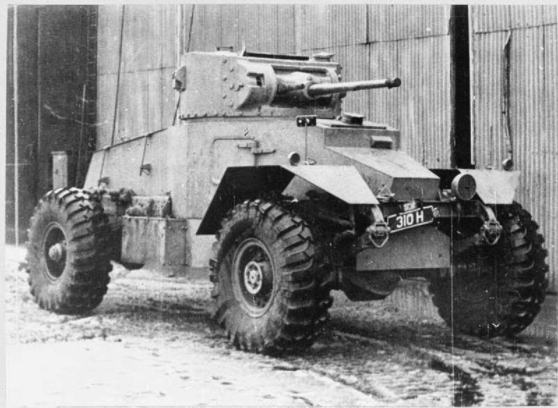 Armour force / Panssaroitu voima : Csapa Car - Straussler tank