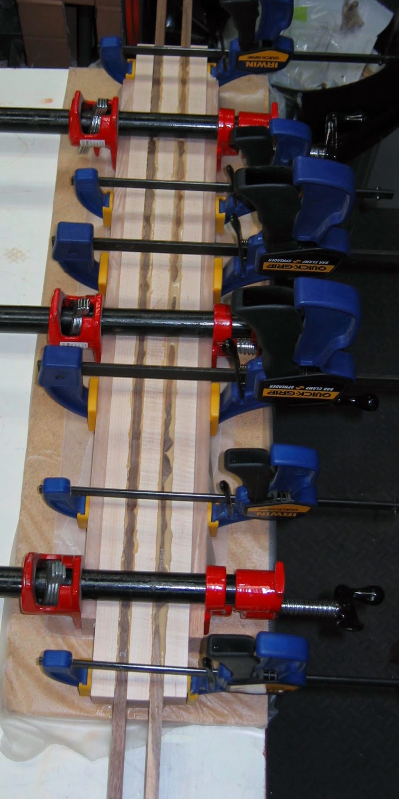 DIY Guitar Therapy: Scratch Guitar Build: "Walnut II"