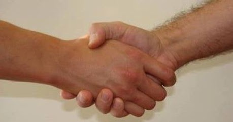 بحبك يا: اعجاز علمى رهيب فى سلام اليد للرجل والمرأة