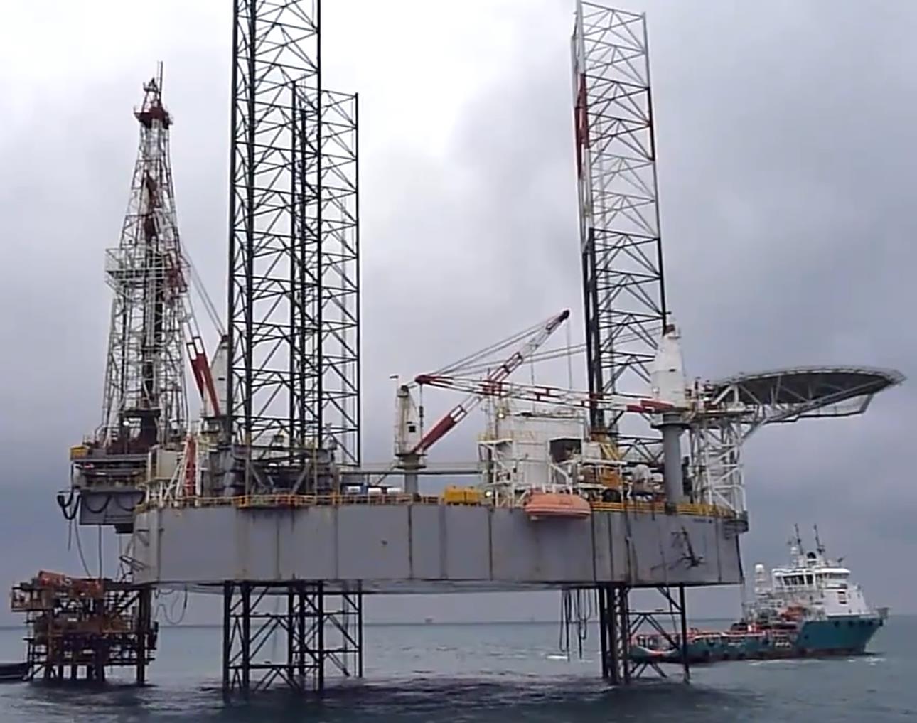 Offshore Base: Offshore oil gas jackup drill rig-Trident VIII
