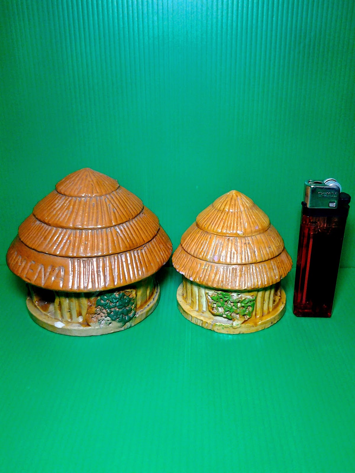 Koleksi Barang Bekas Unik: Miniatur Rumah Honai Wamena