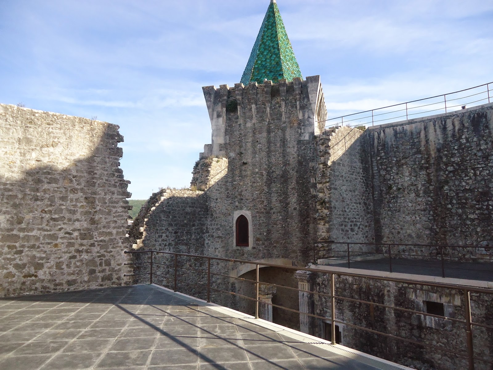picosderoseirabrava: O castelo de Porto de Mós