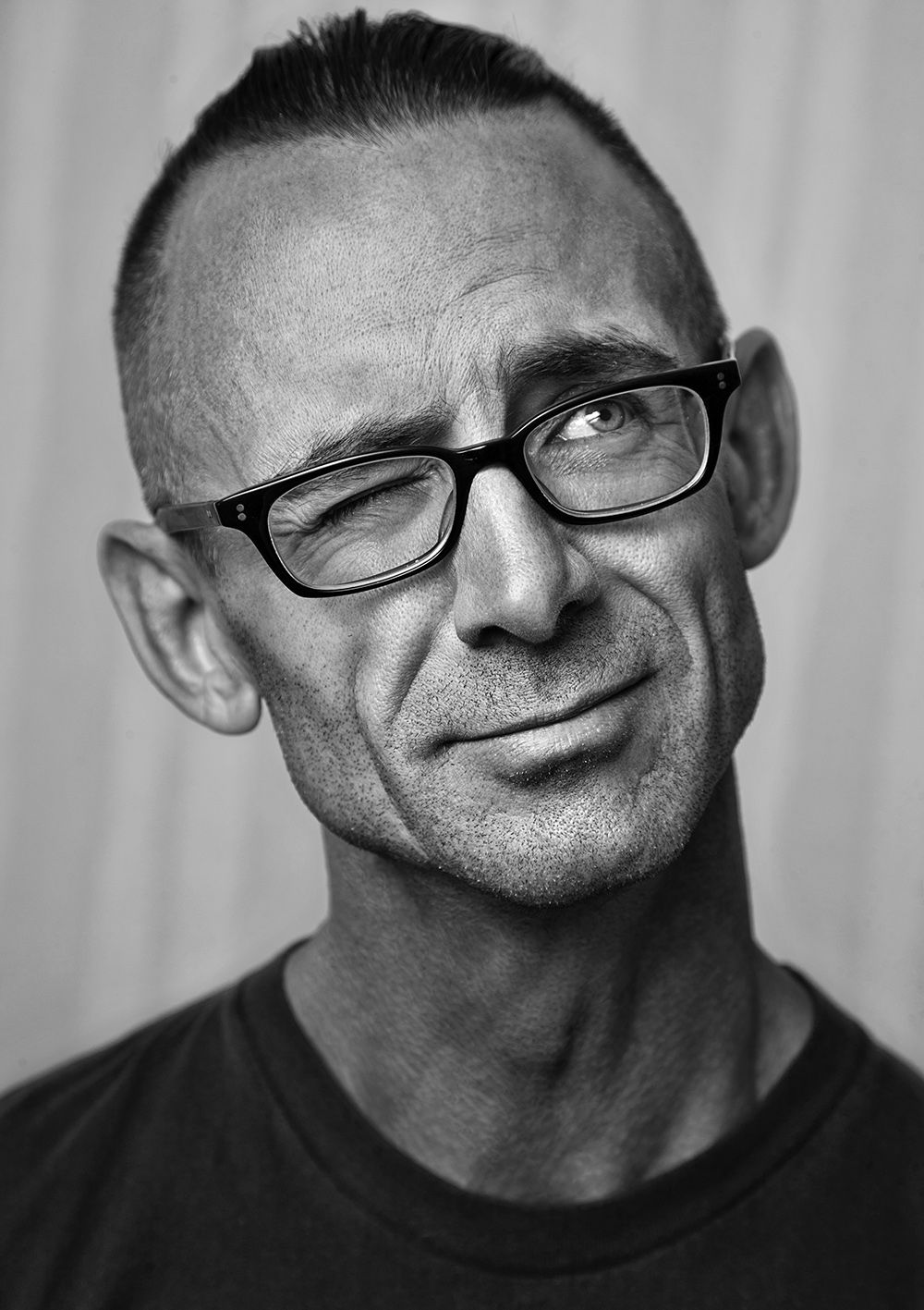 Autograph VIP: Chuck Palahniuk, an American novelist and freelance ...