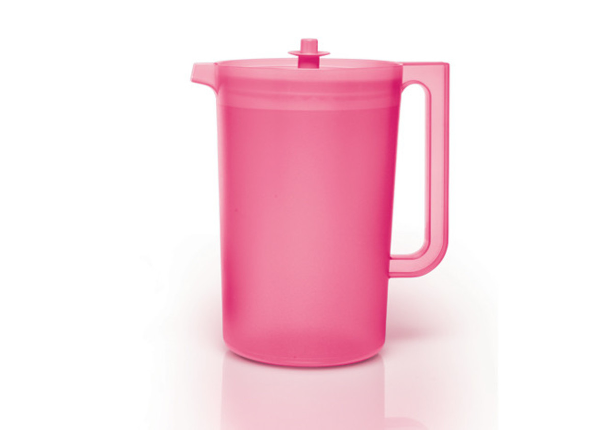 Tupperware Classic Petal Collection large beverage pitcher