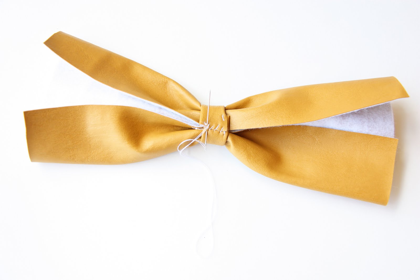 Rounded & Embellished {Faux Leather} Zipper Pouches | Make It & Love It