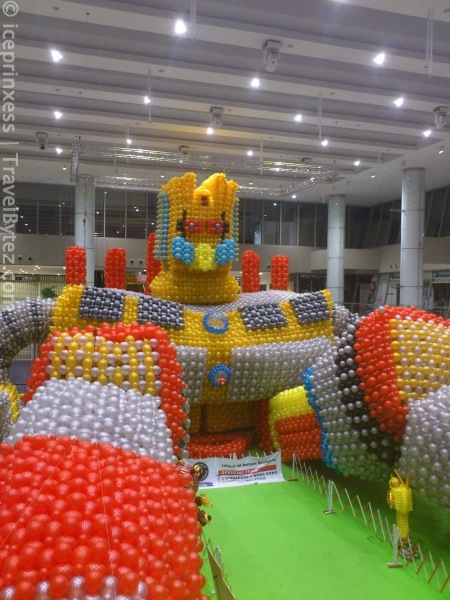 Largest 3D Balloon Sculpture @ Balloonbots (Marina Square) - Travel Bytez