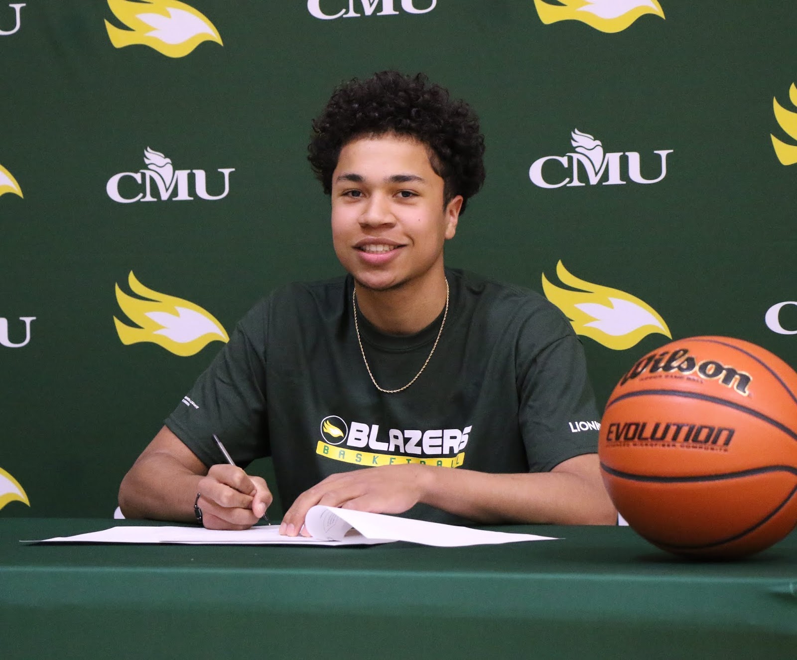 River East's Isaiah Cole Commits to CMU Blazers Men's Basketball for ...