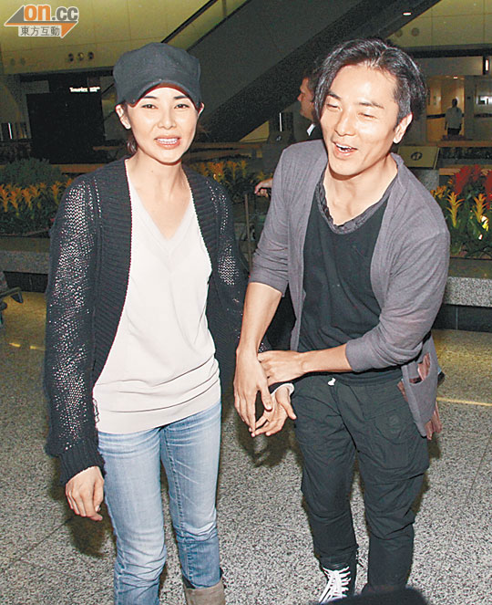 TVB Entertainment News: Ekin Cheng brings wife Yoyo Mung Back to HK ...