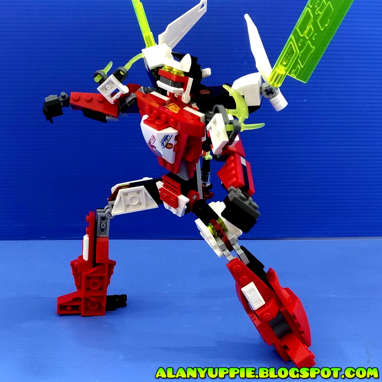 Alanyuppie's LEGO Transformers: Video Tutorial: Build Insecticon ...