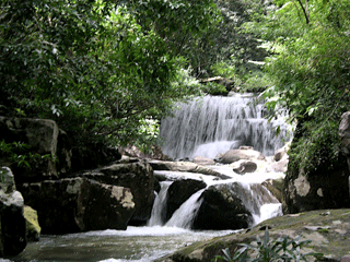 Moninich Pheng ( Cambodian ): Tek Chu Waterfall