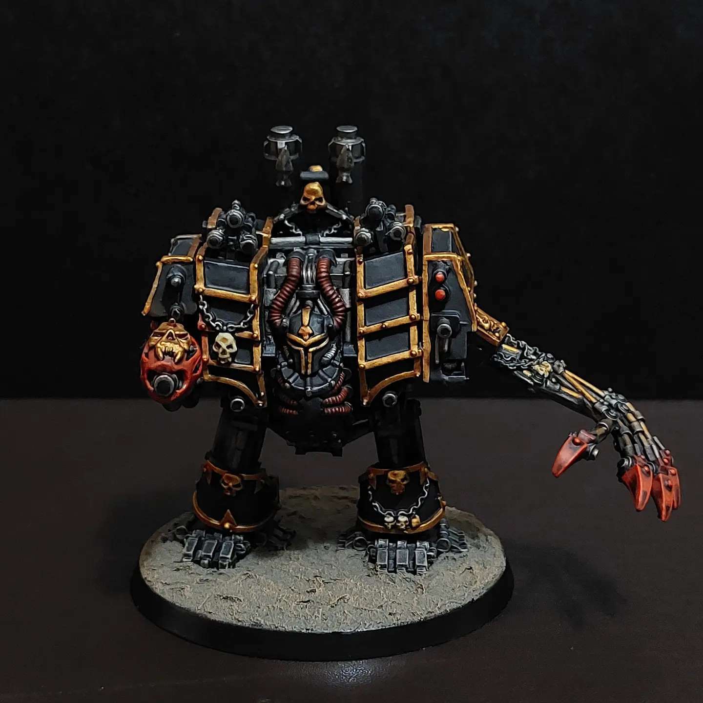 Crucium Giger's Miniatures Blog: Warhammer 40k: Chaos Dreadnought