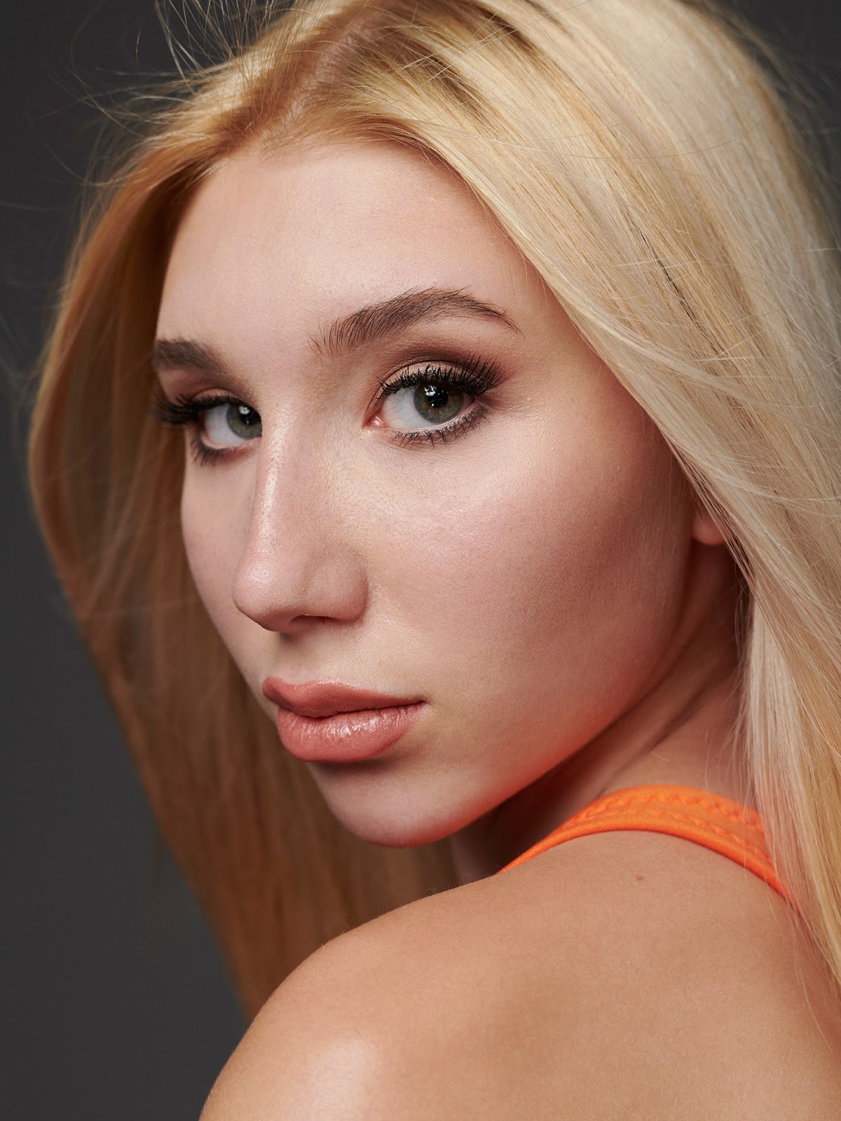 GNTM Cycle 15 5th Episode : Sedcard Photo Shoot - MforModels