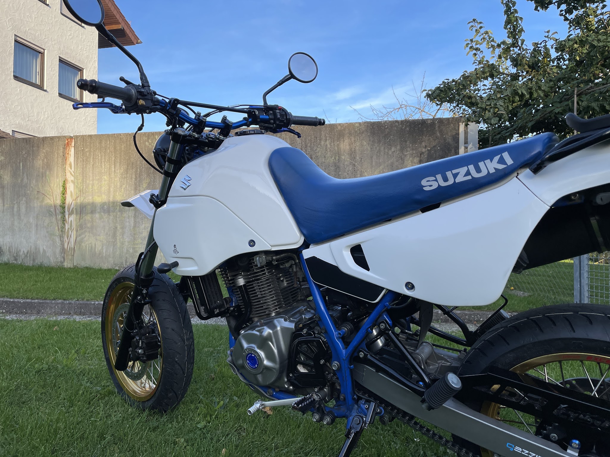 Der SUZUKI DR RALLYE & DR CUSTOM BIKE BLOG: DR 650 SUPER! -MOTO :-)