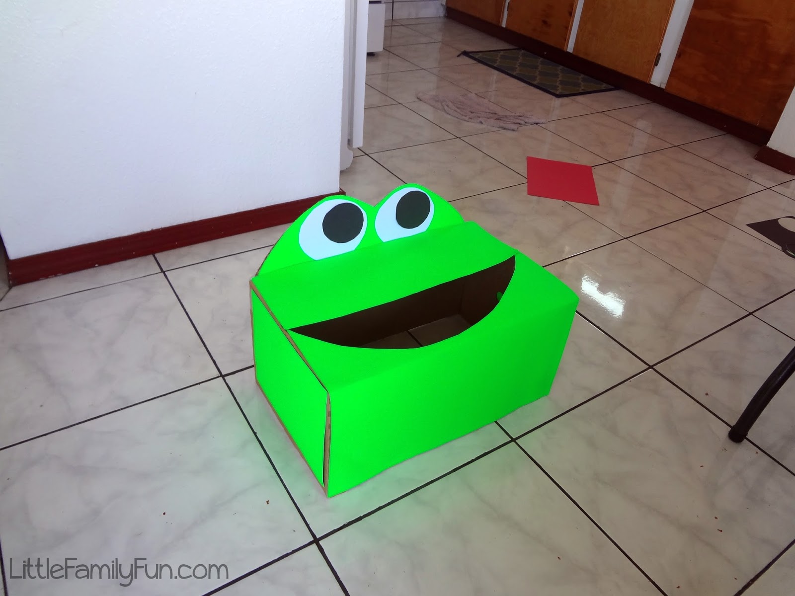 Little Family Fun: Frog Toss Game for kids!