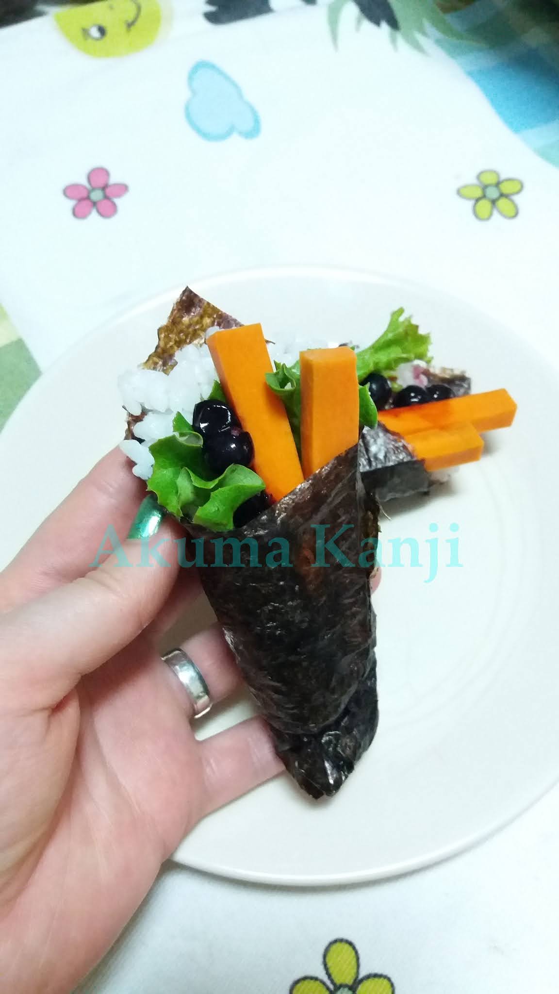 NeoFood: Fruit and Vegetable Hand Roll