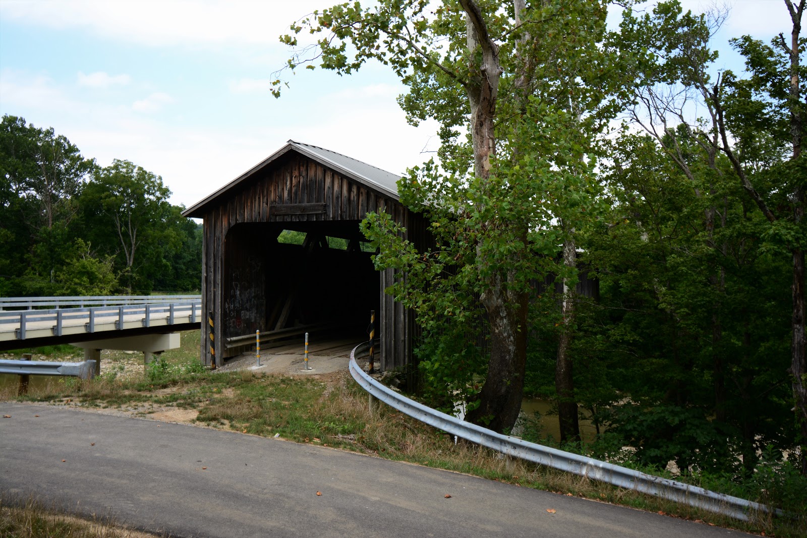 COVERED BRIDGES IN OHIO +: NORTH POLE ROAD COVERED BRIDGE - RIPLEY, OHIO