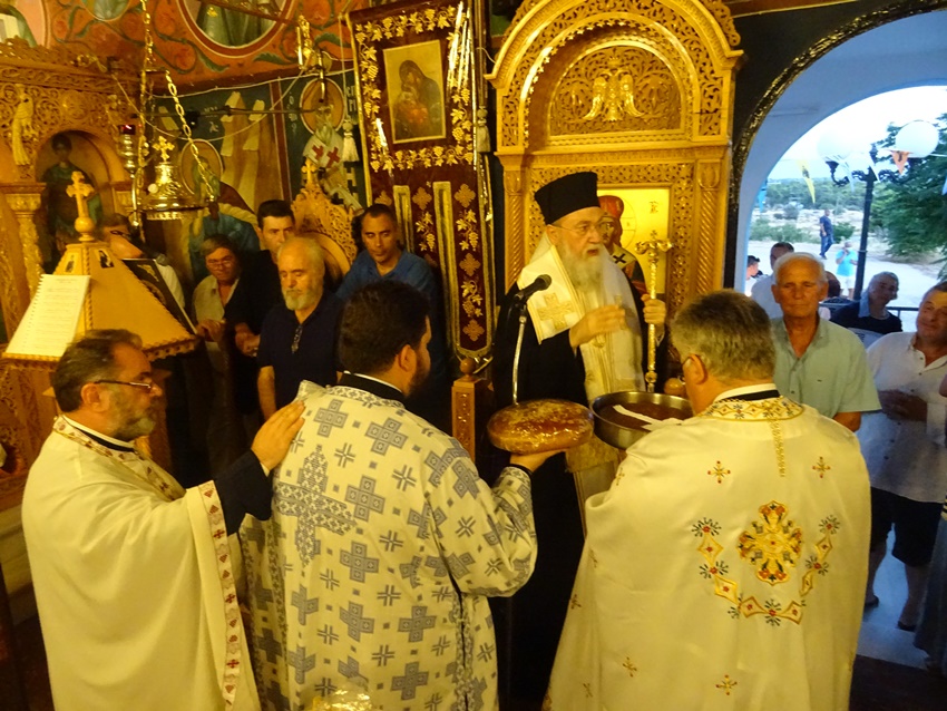 ΕΣΠΕΡΙΝΟΣ ΣΤΟΝ ΠΡΟΣΚΥΝΗΜΑΤΙΚΟ Ι. ΝΑΟ ΑΓ. ΦΑΝΟΥΡΙΟΥ ΛΟΥΤΡΑΚΙΟΥ ΑΠΟ ΤΟΝ ...