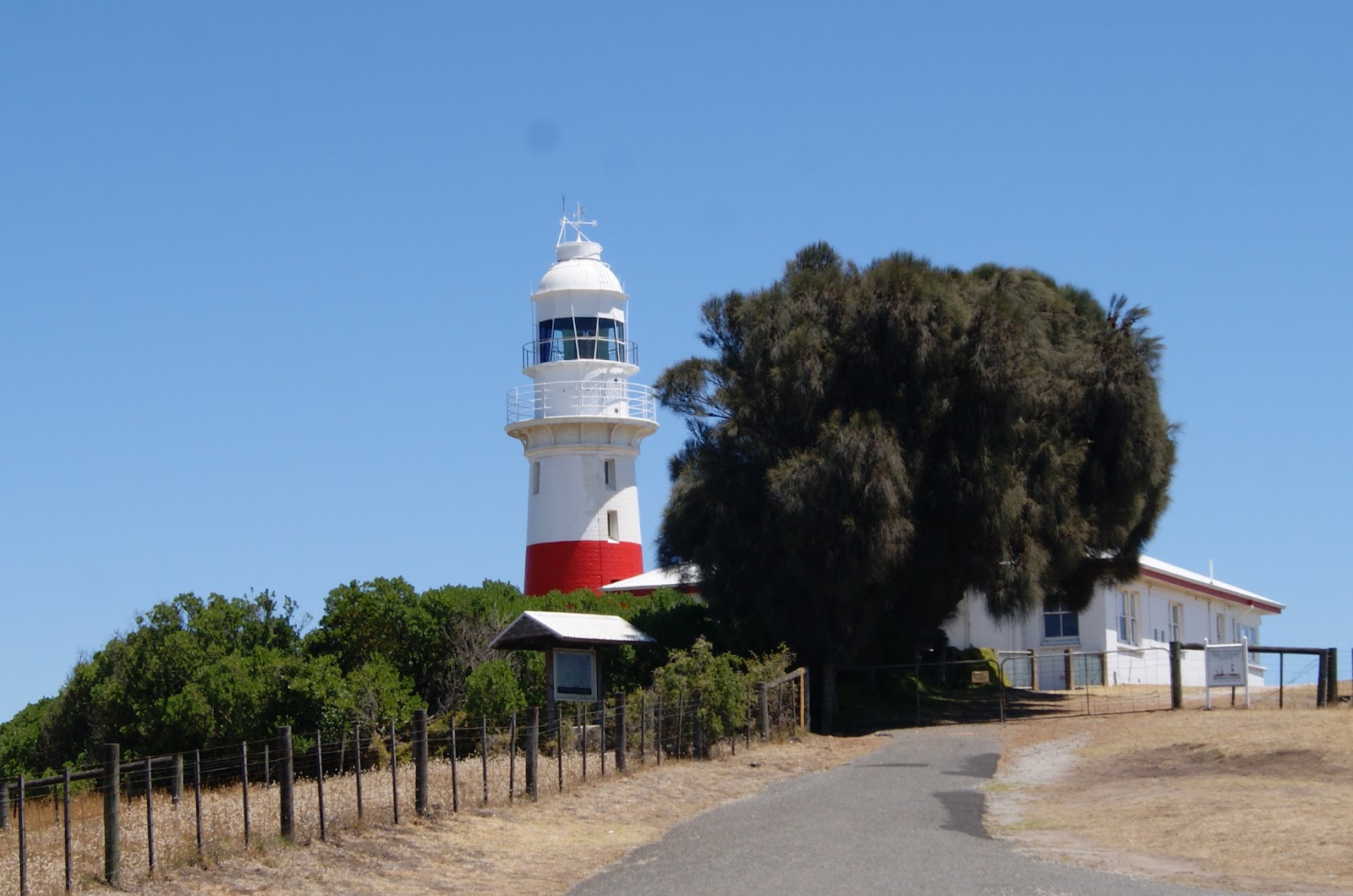 On The Convict Trail: Low Head Lighthouse