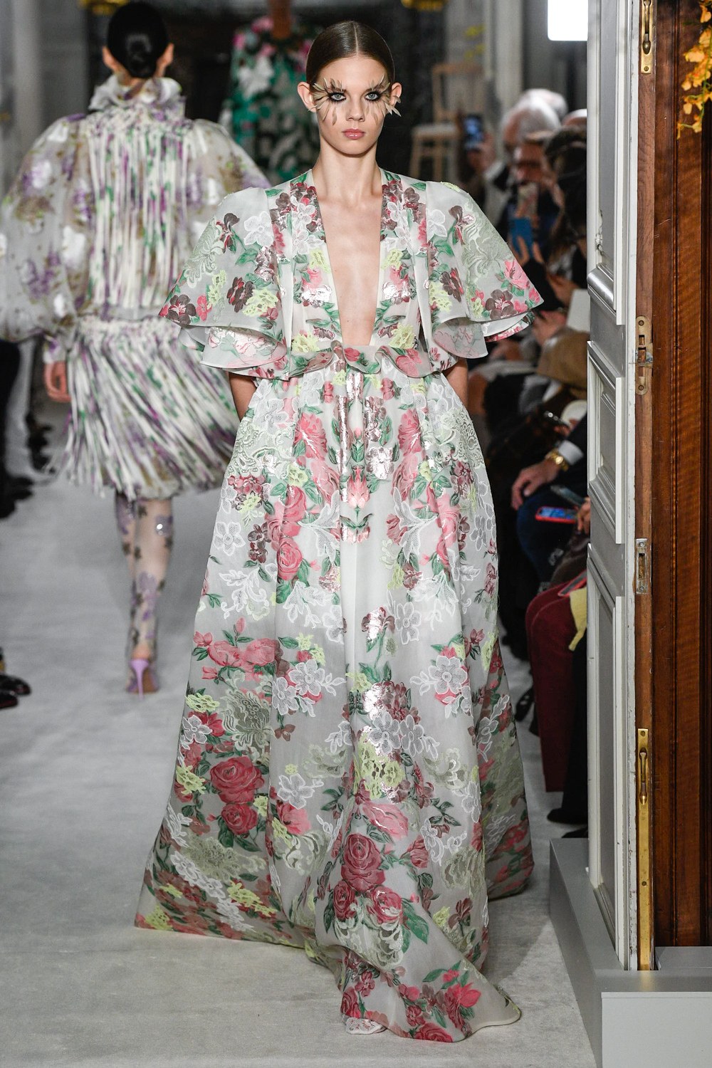 Valentino Spring 2019 Couture Collection at the Hôtel Salomon de ...